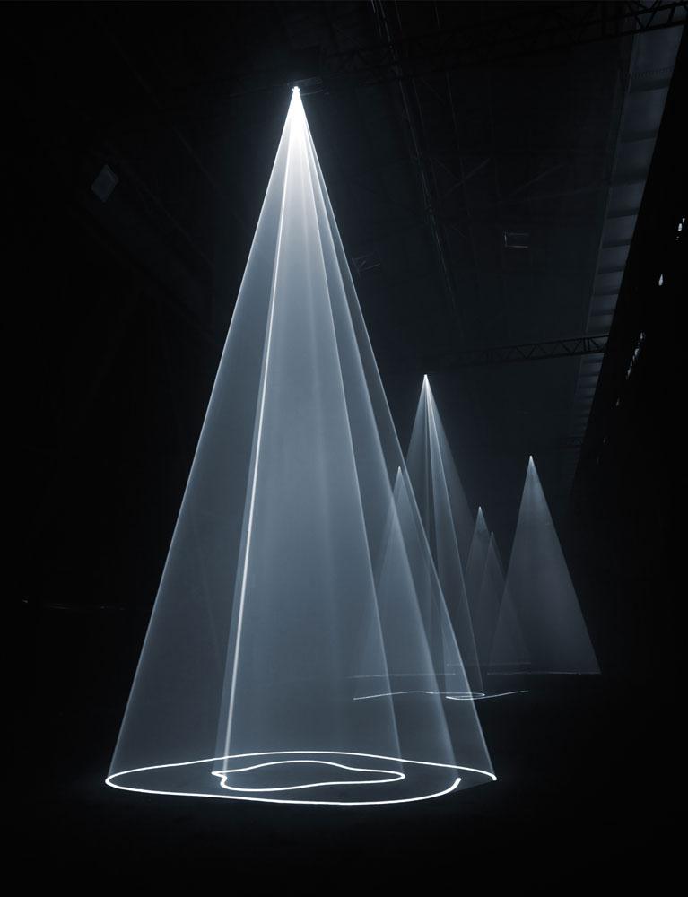 Anthony McCall: Light Lifting – Canadian Art